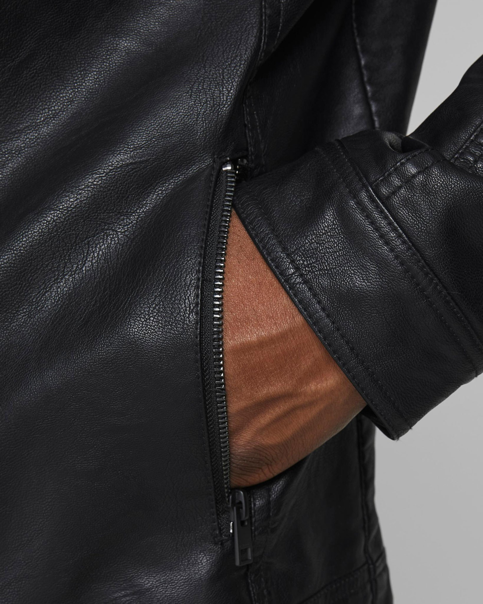 Globo E-Commerce - Calzature, Abbigliamento, Sport, Intimo, Accessori ...